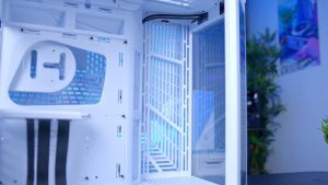 HYTE Y70 Touch Review – The Best PC Case for Enthusiasts? - GeekaWhat