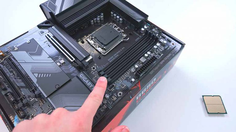 The Ultimate $1200 PC Build Guide - GeekaWhat