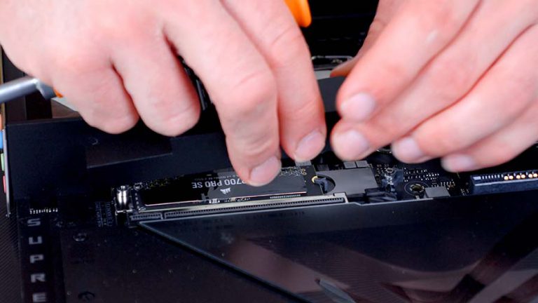 How to Build an Insane Cable-Free High-End Gaming PC - GeekaWhat