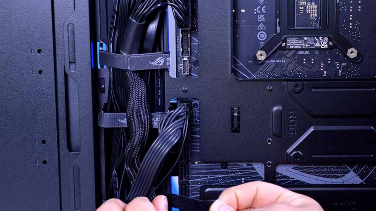 ASUS ROG Hyperion GR701 BTF Edition Case Review - GeekaWhat