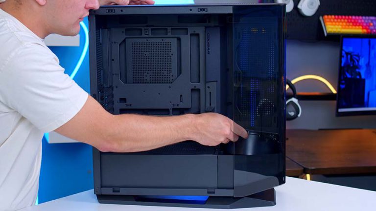 Building an Insane RTX 4090 Gaming PC - GeekaWhat