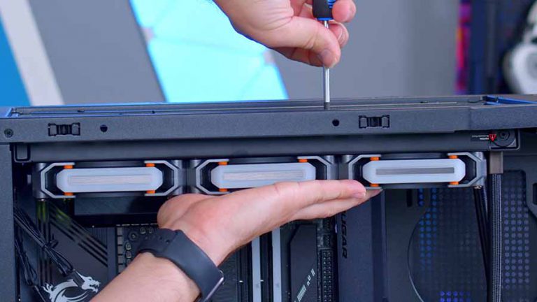 Building an Insane RTX 4090 Gaming PC - GeekaWhat