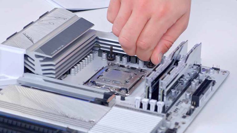 The Best White Mid-Range Gaming PC Build Guide - GeekaWhat