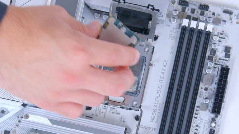 The Best White Mid-Range Gaming PC Build Guide - GeekaWhat