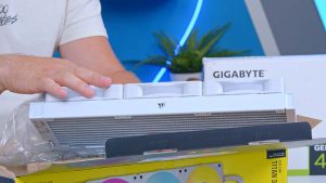 Corsair iCUE LINK TITAN 360 RX Liquid CPU Cooler Review - GeekaWhat