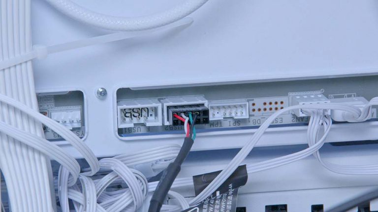 The Ultimate White RTX 4070 SUPER Gaming PC Build Guide - GeekaWhat