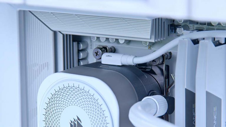 Corsair iCUE LINK TITAN 360 RX Liquid CPU Cooler Review - GeekaWhat