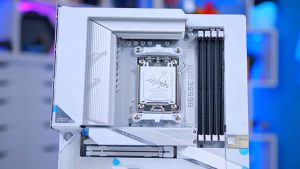 Gigabyte B650E AORUS STEALTH ICE Motherboard Review - GeekaWhat
