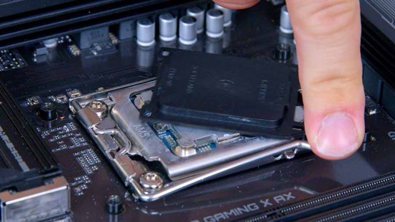 How to Build a Stunning $1300 Gaming PC - GeekaWhat