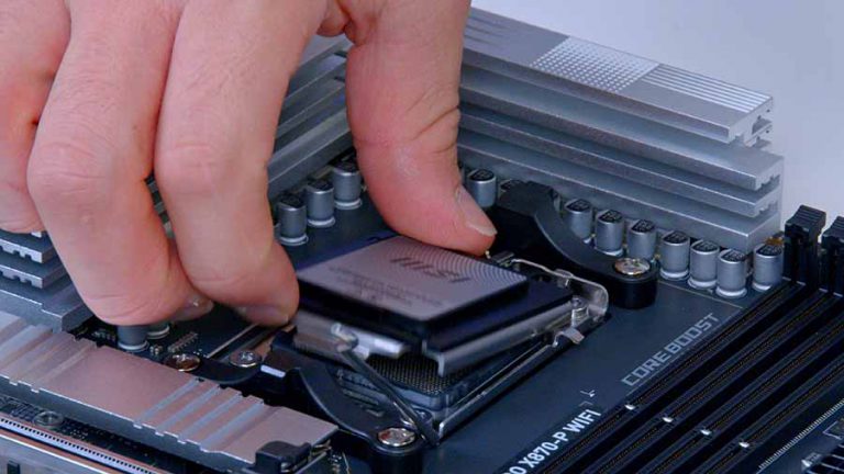 How to Build the White Ryzen 5 9600X Gaming PC! - GeekaWhat