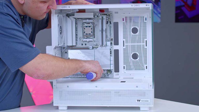 Building a Stunning $1600 White Gaming PC - GeekaWhat